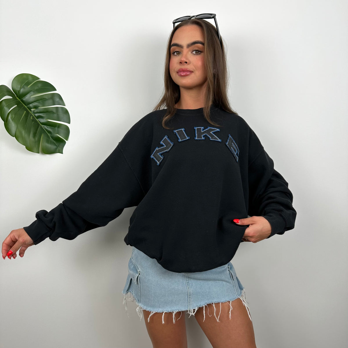 Nike Black Embroidered Spell Out Sweatshirt (L) – Jamie Online Vintage