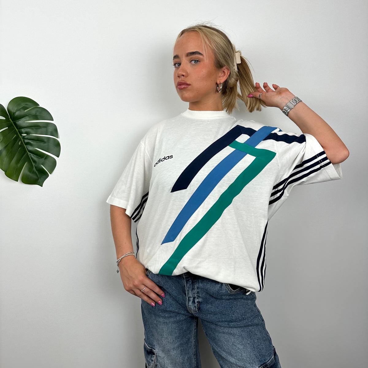 Adidas White Embroidered Spell Out T Shirt (L) – Jamie Online Vintage