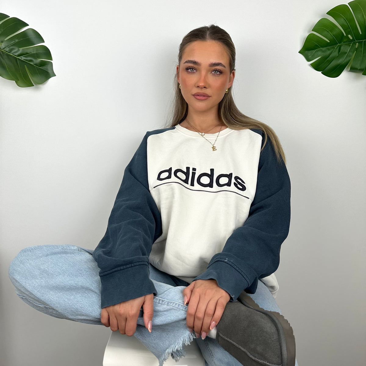 Adidas White Embroidered Spell Out Sweatshirt (L) – Jamie Online Vintage