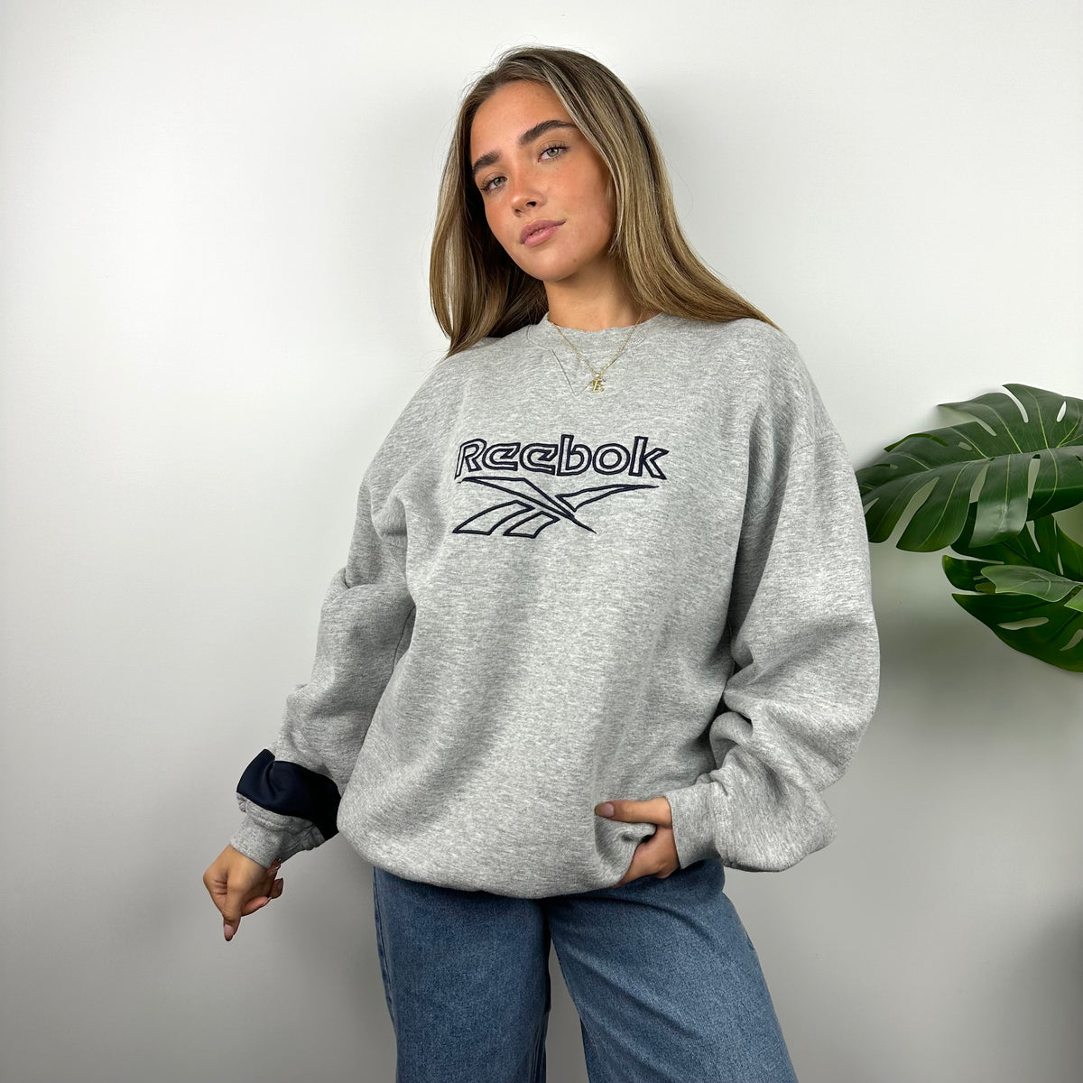 Reebok Grey Embroidered Spell Out Sweatshirt (L) – Jamie Online Vintage