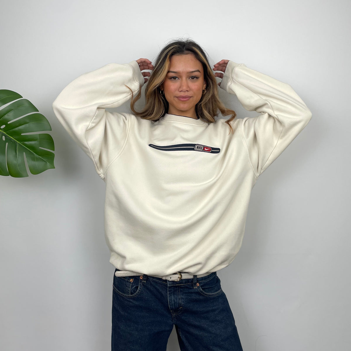 Nike Cream Embroidered Spell Out Sweatshirt (M) – Jamie Online Vintage